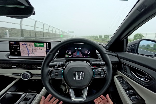 「ハンズオフ」は本当に必要なのか？ 高速での手離し運転を実現したホンダ『アコード』を試乗して感じた「意識の変化」