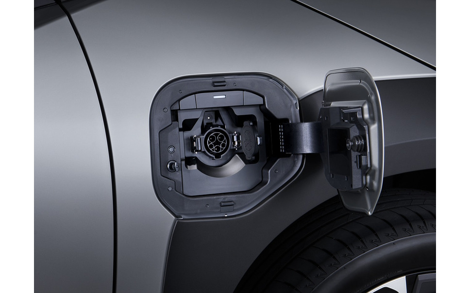 [Toyota bZ4X] Adopting an EV-dedicated platform, pursuing the running ...