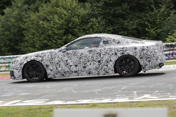 BMW、28年前の野望ふたたび.. 歴代最強クーペ「M8」高速テストを目撃 7枚目の写真・画像 | レスポンス（Response.jp）