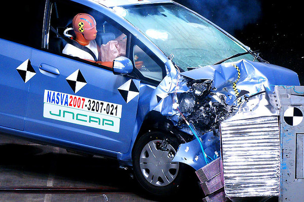 【JNCAP 07】恒例の公開試験、今年はホンダ『フィット』で実施 | レスポンス（Response.jp）