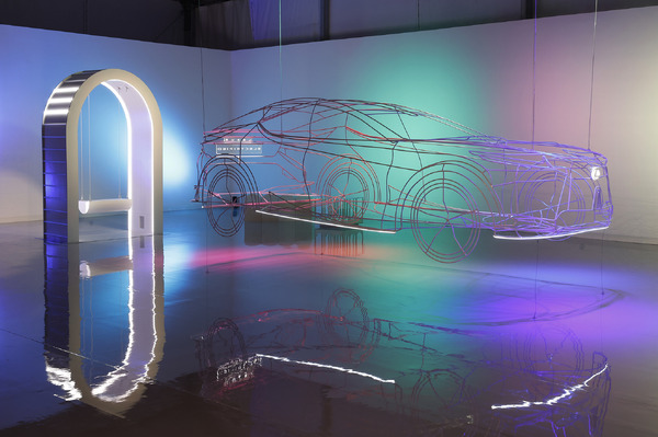 レクサス、次世代EVを骨組みだけで表現…実物大アート作品発表 | レスポンス（Response.jp）