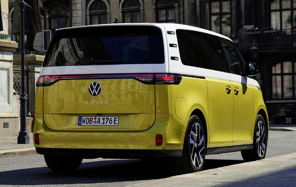 VWのEVミニバン『ID. Buzz』、3列シートのロング登場へ…今夏発表予定 4枚目の写真・画像 | レスポンス（Response.jp）