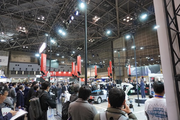 イブ・オートノミー、国際ロボット展で自動搬送車両「eve auto」を披露 3枚目の写真・画像 | レスポンス（Response.jp）