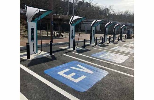 高速道路SA・PAでEV充電器大幅増設、2025年度末には充電口数1100へ | レスポンス（Response.jp）