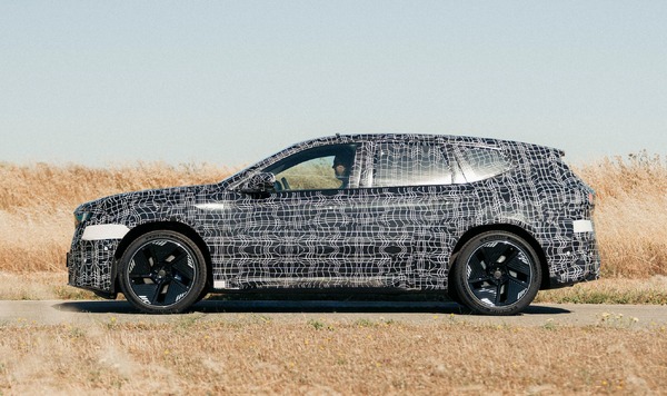 「ノイエクラッセ」第一弾のBMW『iX3』が登場間近！ SNSでの反応は 3枚目の写真・画像 | レスポンス（Response.jp）