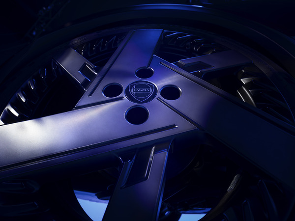 新型ランチア『イプシロンHF』発表、280馬力EVで0-100km/hは加速5.6秒 13枚目の写真・画像 | レスポンス（Response.jp）