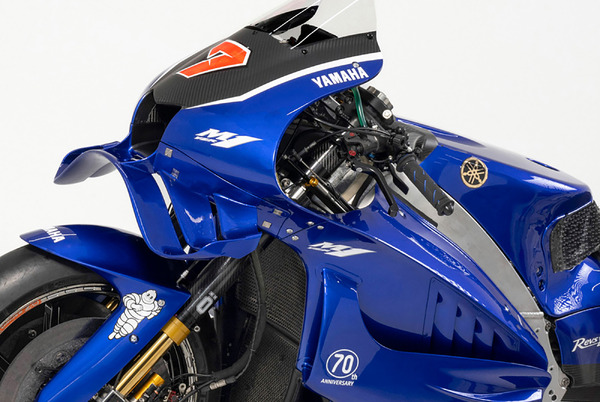 V4エンジン搭載の新型ヤマハ『YZR-M1』登場に、SNSでは「ビリビリくるぜ！」「男の子はこういうの好きだよねー」など反響 1枚目の写真・画像 | レスポンス（Response.jp）