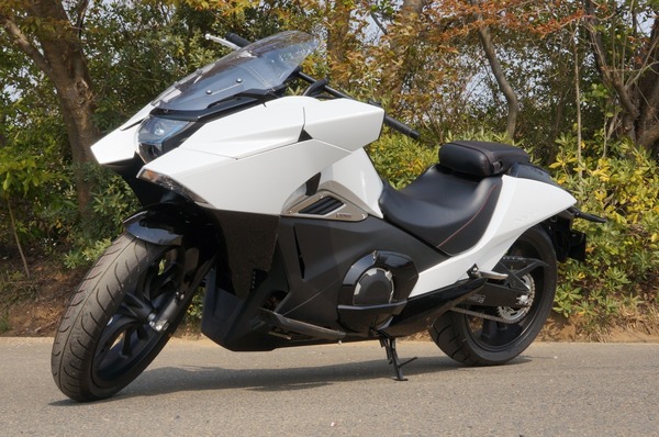 DCT搭載、アメリカンバイク意識した骨太マシン…ホンダ NM4-01 8枚目の写真・画像 | レスポンス（Response.jp）