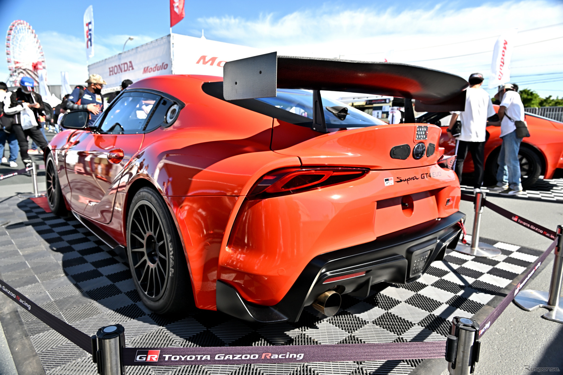 鮮やかなオレンジが眩しい、台数限定のGRスープラを展示…SUPER GT 第3戦 1枚目の写真・画像 | レスポンス（Response.jp）