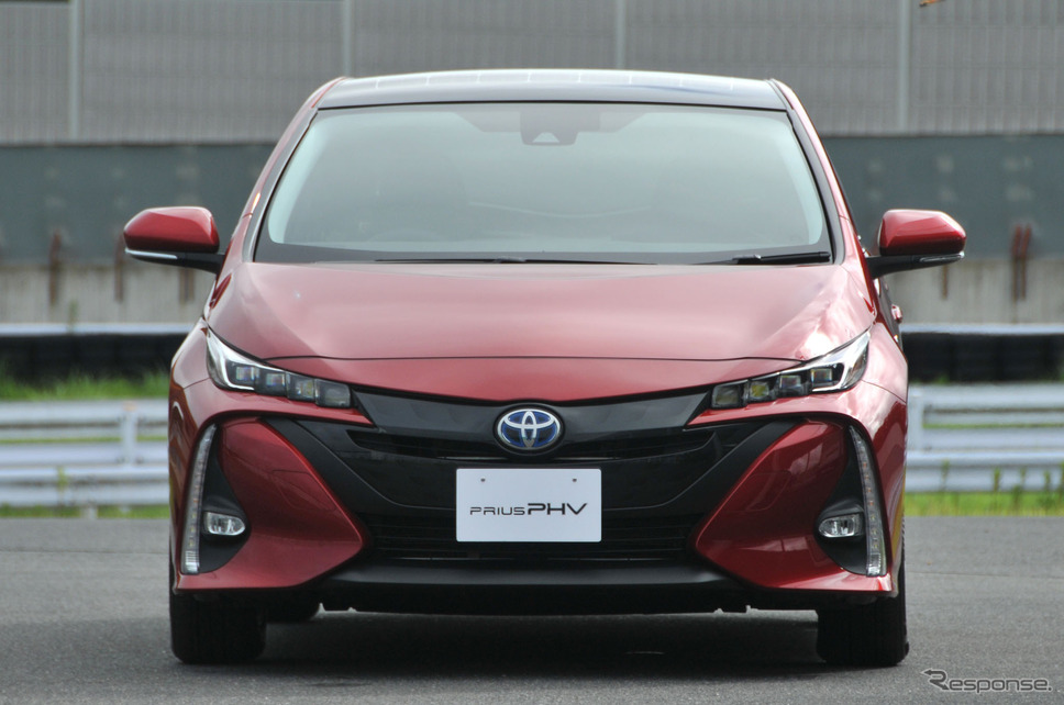 【トヨタ プリウスPHV 新型】現行プリウスベースのPHV、EVモード航続距離は60kmに[写真蔵] 1枚目の写真・画像 | レスポンス（Response.jp）