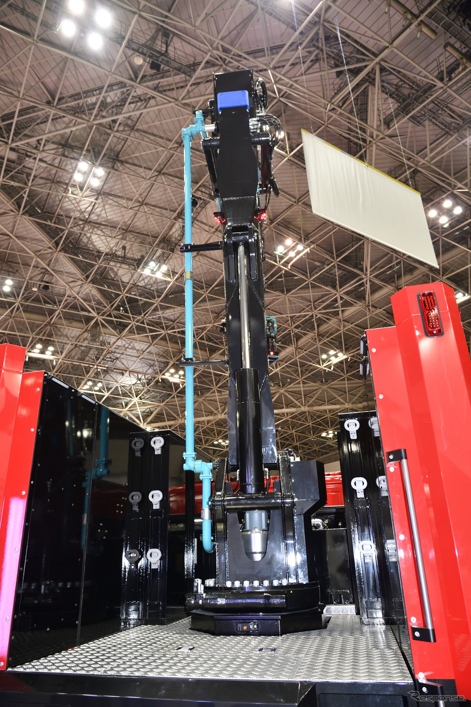 輸出仕様の多目的ポンプ車、MVF13…東京国際消防防災展2018[詳細画像] 1枚目の写真・画像 | レスポンス（Response.jp）