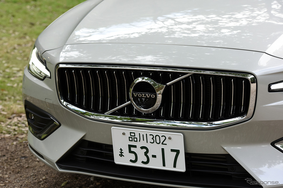 ボルボ V60 新型…日本国内でも扱いやすいボディサイズに[詳細画像] 1枚目の写真・画像 | レスポンス（Response.jp）