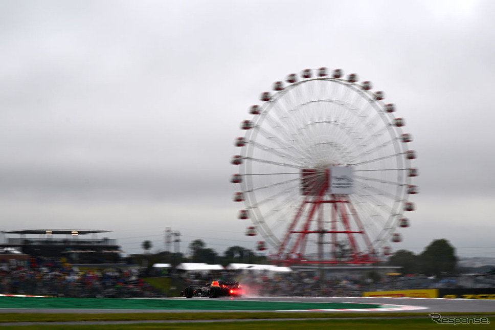 【F1 日本GP】3年ぶり開催、初日に3万8000人来場…雨のフリー走行はメルセデスのラッセルがトップタイム 1枚目の写真・画像 | レスポンス（Response.jp）