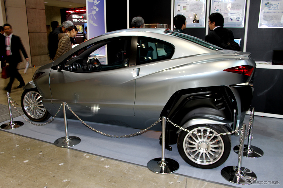 【オートモーティブワールド12】AZAPAが3輪スポーツEVを展示 4枚目の写真・画像 | レスポンス（Response.jp）