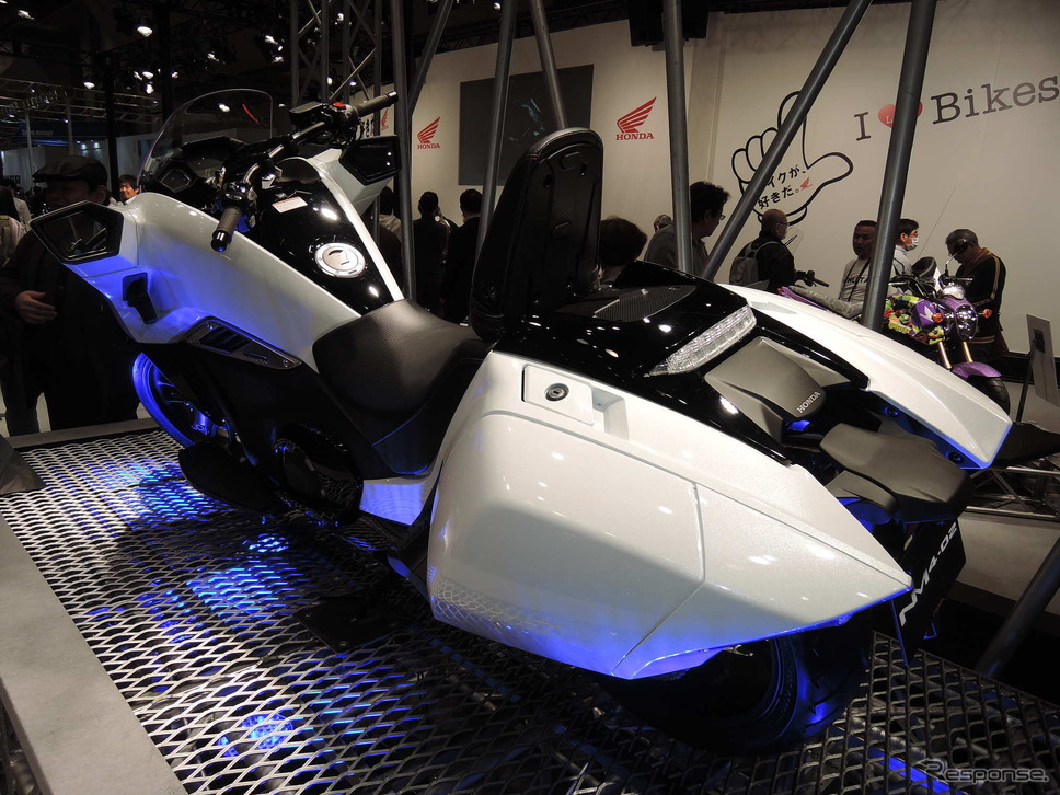 【東京モーターサイクルショー14】ホンダ NM4 の未来的デザインの理由 5枚目の写真・画像 | レスポンス（Response.jp）